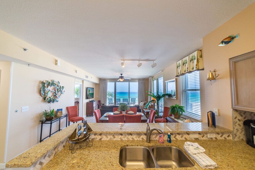 Down By The Sea Shores Of Panama Pcb-beachfront Wraparound-3bd/3ba-reserved Parking! - Panama City Beach, FL