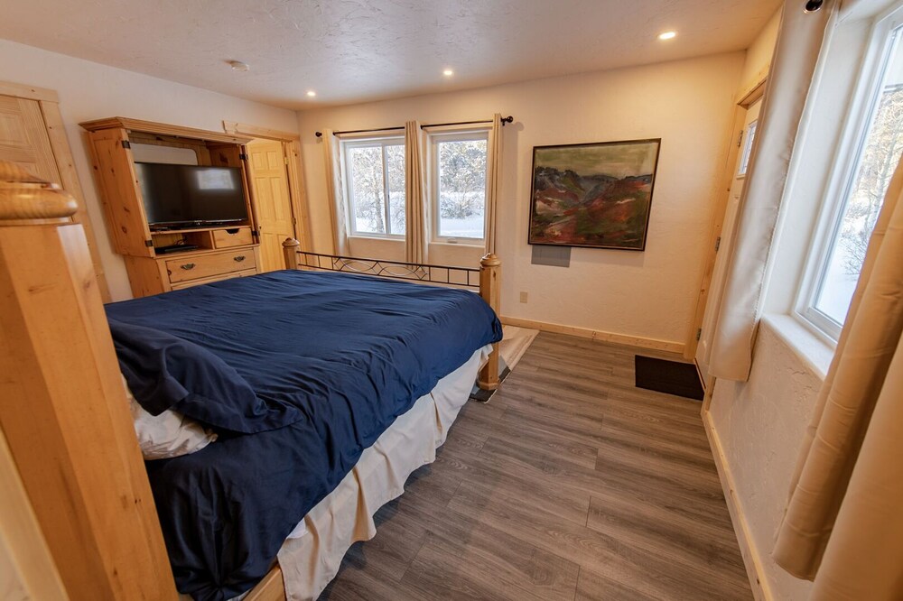 Close To Monarch And Salida With Mountain Views From The Hot Tub - Monarch, CO