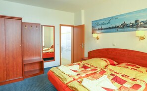 Quarto casal ou duplo | Escrivaninha, quartos à prova de som, berços grátis, Wi-Fi de cortesia