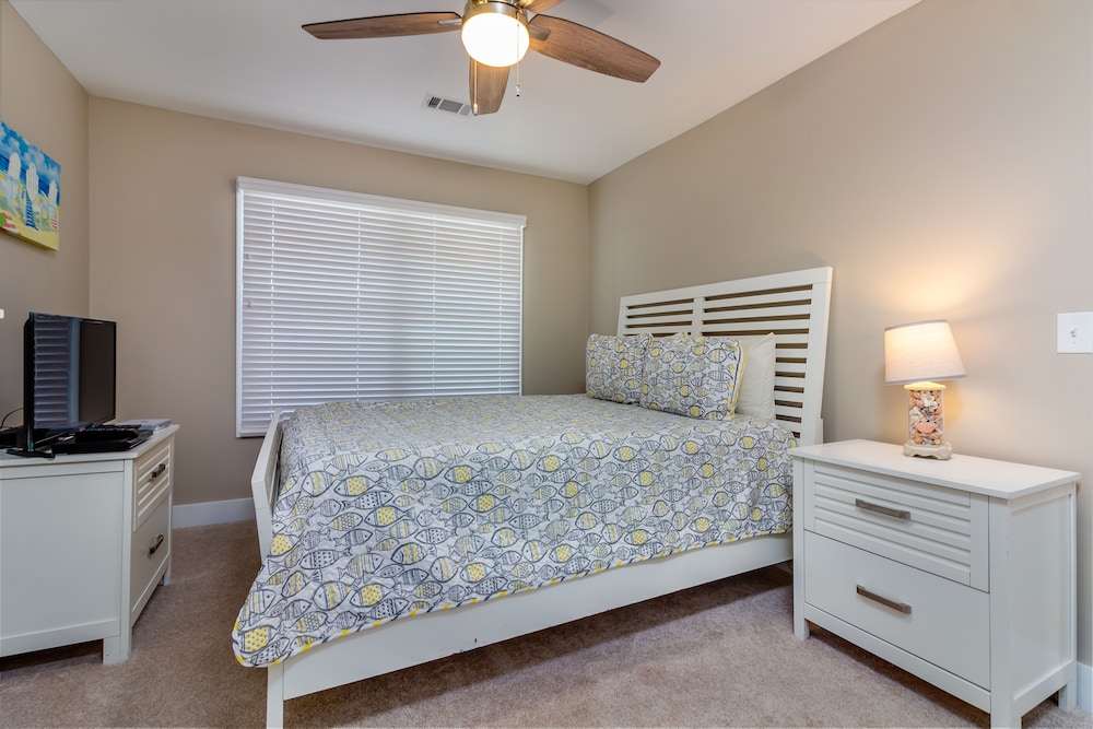 • Beachside Colony • Tybee’s Only Oceanfront Resort Summer Sale Going Fast 2/2 - Tybee Island, GA