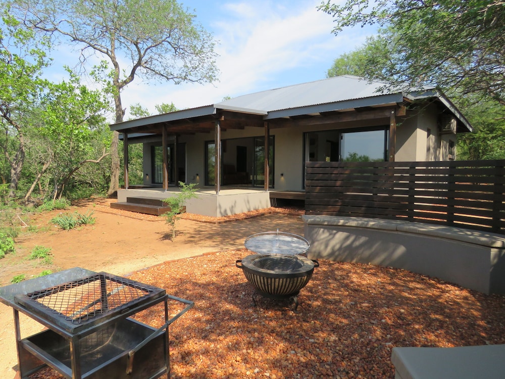Wild Dog Guest Lodge - Hoedspruit