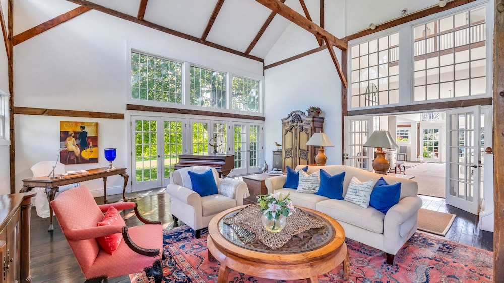 Beautifully Restored Barn, Open First Floor Plan, Historic Charm And... - Sag Harbor, NY
