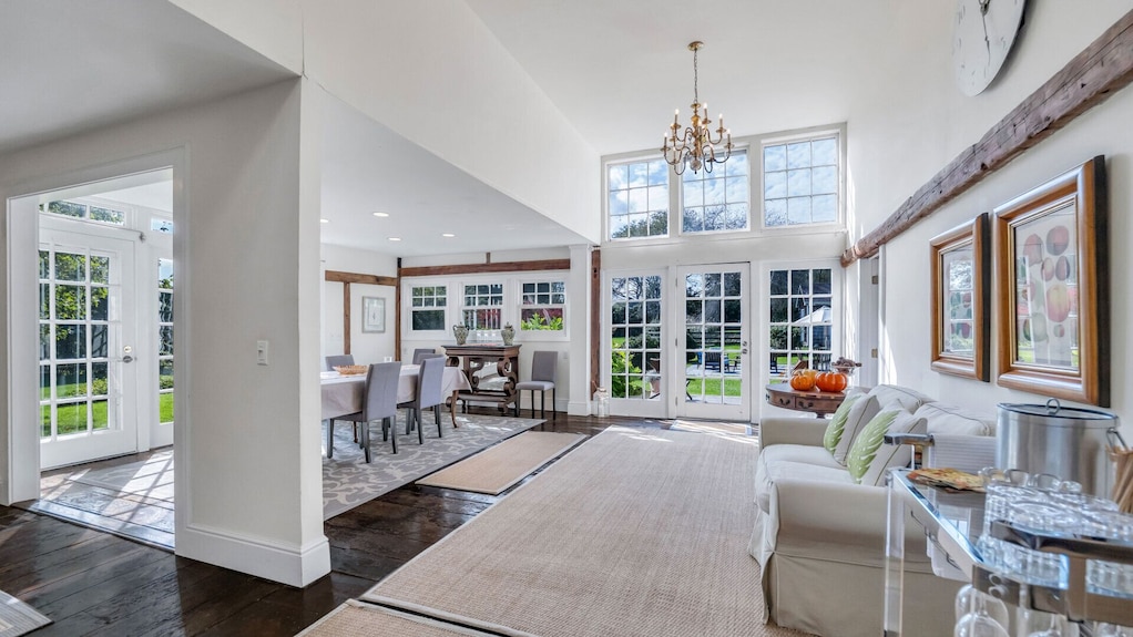 Beautifully Restored Barn, Open First Floor Plan, Historic Charm And... - Sag Harbor