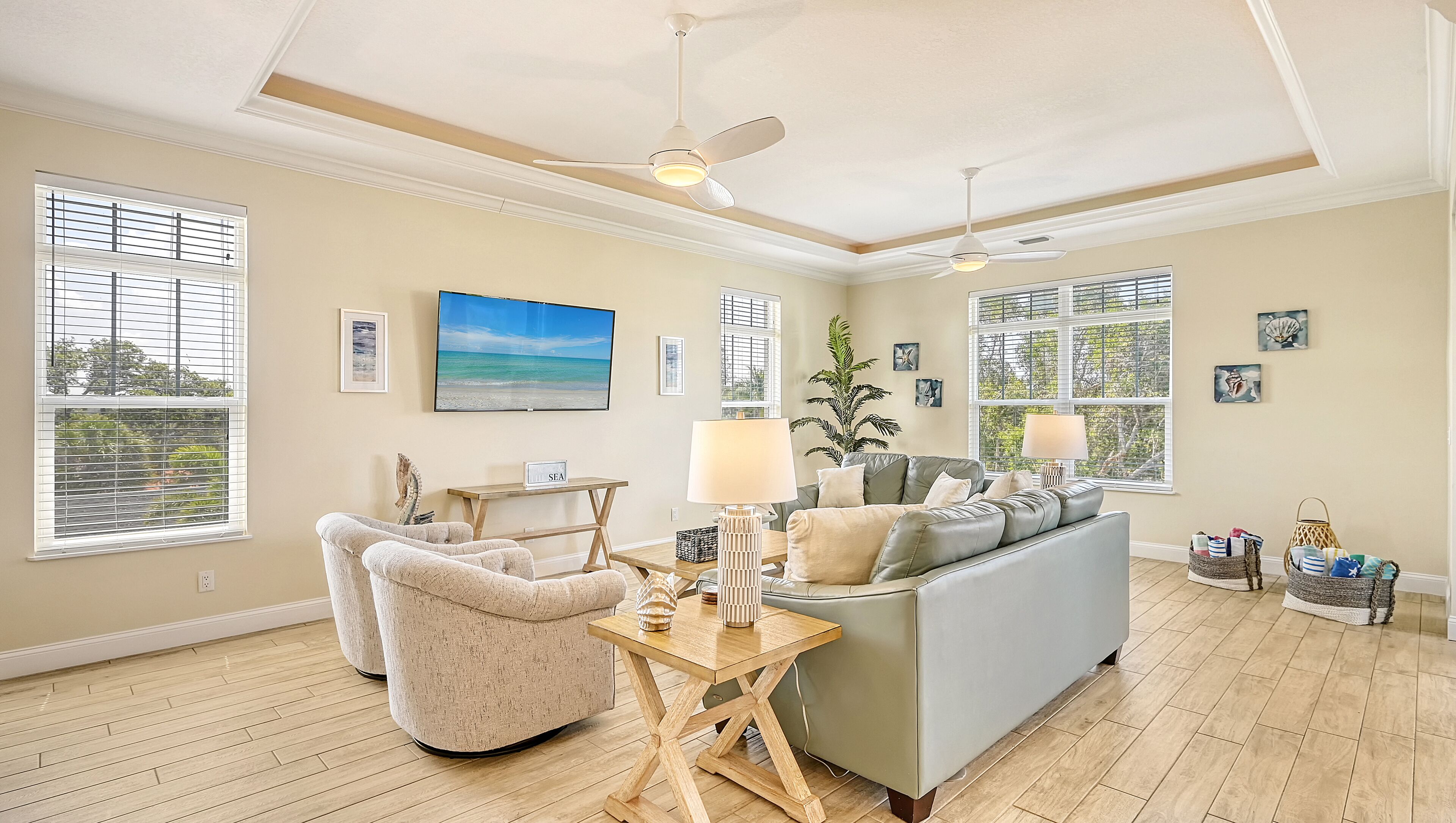 Casa Coquina | Pet Friendly, Ping Pong Table, Private Heated Pool, Steps To Beach! - Venice, FL