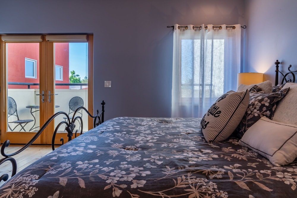 Moonspinnerz-loft Condo Above Il Cortile Restaurant In Downtown Paso Robles! - Paso Robles, CA