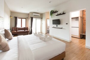 Suite Garden View with Bunk bed (Family Garden View) | Cofre no quarto, secretária adequada para computadores portáteis