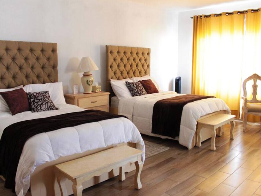 Quarto Quádruplo Familiar, 2 camas de casal | Ferro/tábua de engomar, roupa de cama fornecida