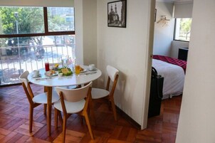 Quarto Familiar, várias camas | Refeições no quarto