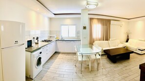 Apartamento família | 3 quartos, escrivaninha, espaço de trabalho para notebook