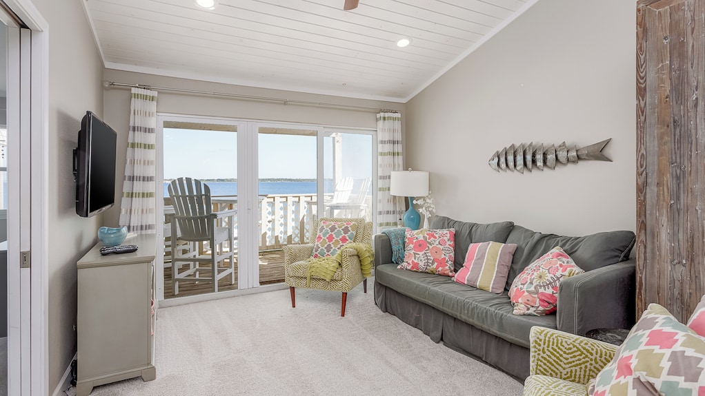 Increíble Vista Desde Este Condominio Contemporáneo Y Exclusivo - Gulf Breeze, FL