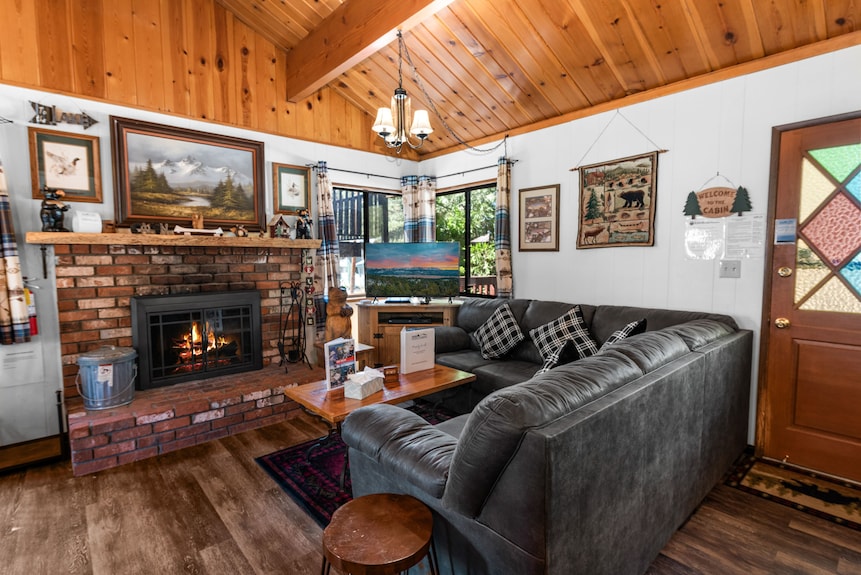 The Cuddle Inn - Big Bear Lake