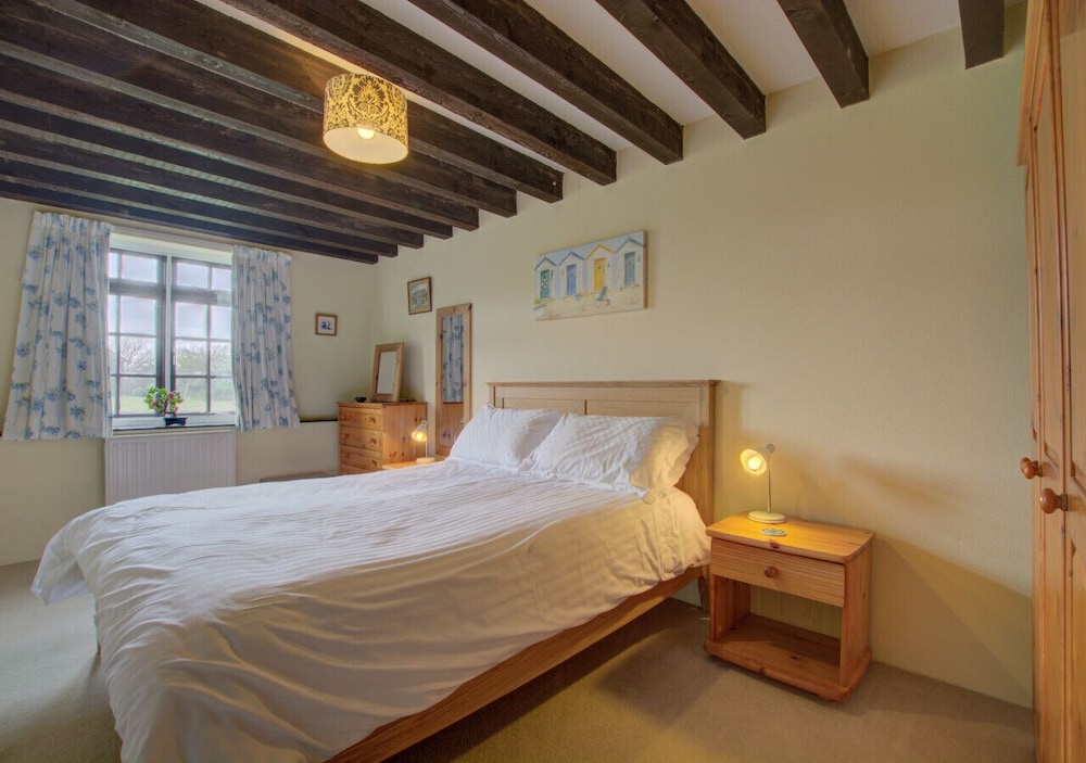 Porghelly Cottage - Two Bedroom House, Sleeps 4 - Constantine Bay
