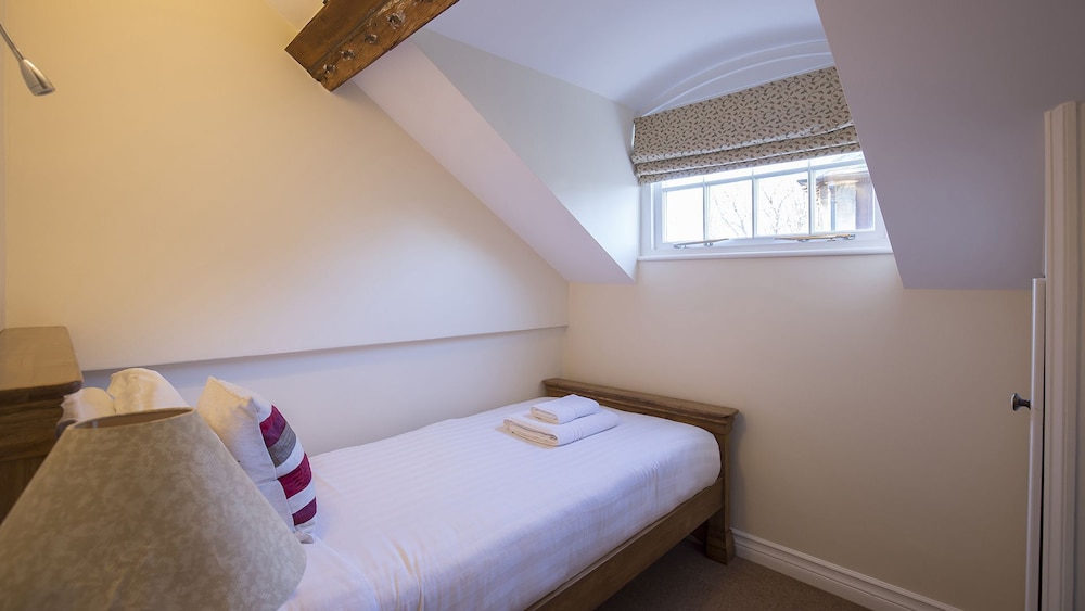 A Sudeley Castle Cottage That Sleeps 3 Guests In 2 Bedrooms - Winchcombe