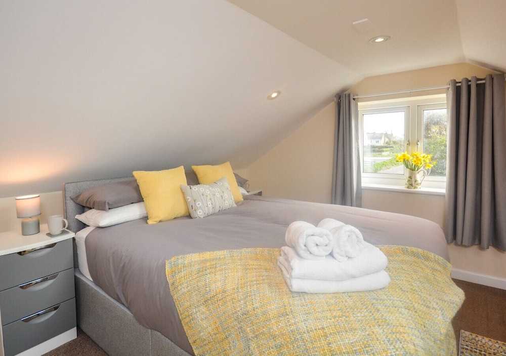 Little Robin - One Bedroom Apartment, Sleeps 2 - Constantine Bay