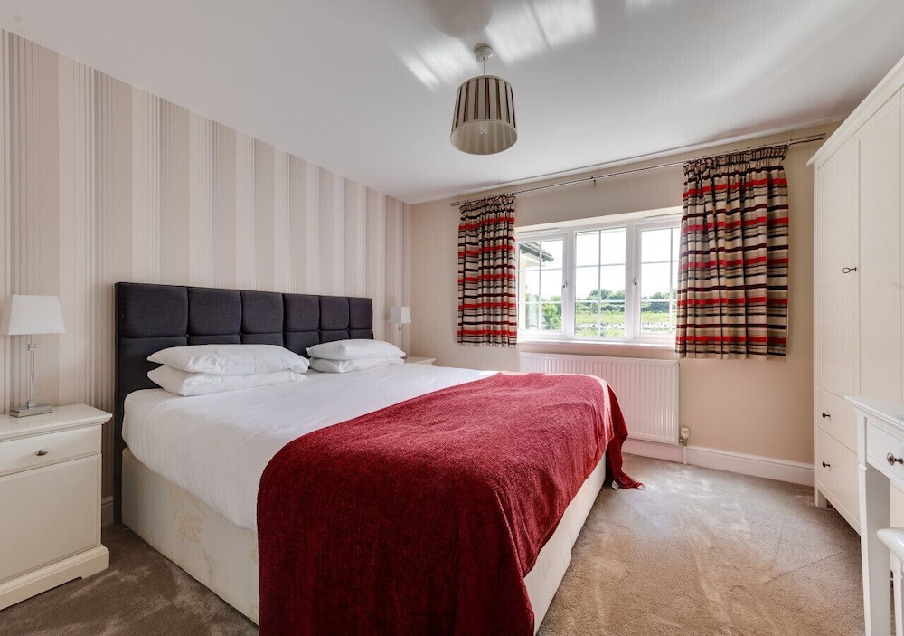 Gleve House - Four Bedroom House, Sleeps 7 - Framlingham