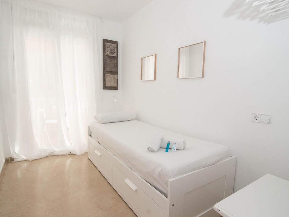 Reflections By Blausitges Modern Apt With Ac And Wifi In The Heart Of Sitges. - Vilanova i la Geltrú