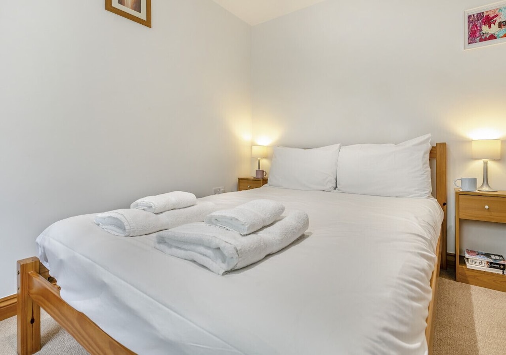 Atlantic View - Three Bedroom House, Sleeps 6 - Porthleven