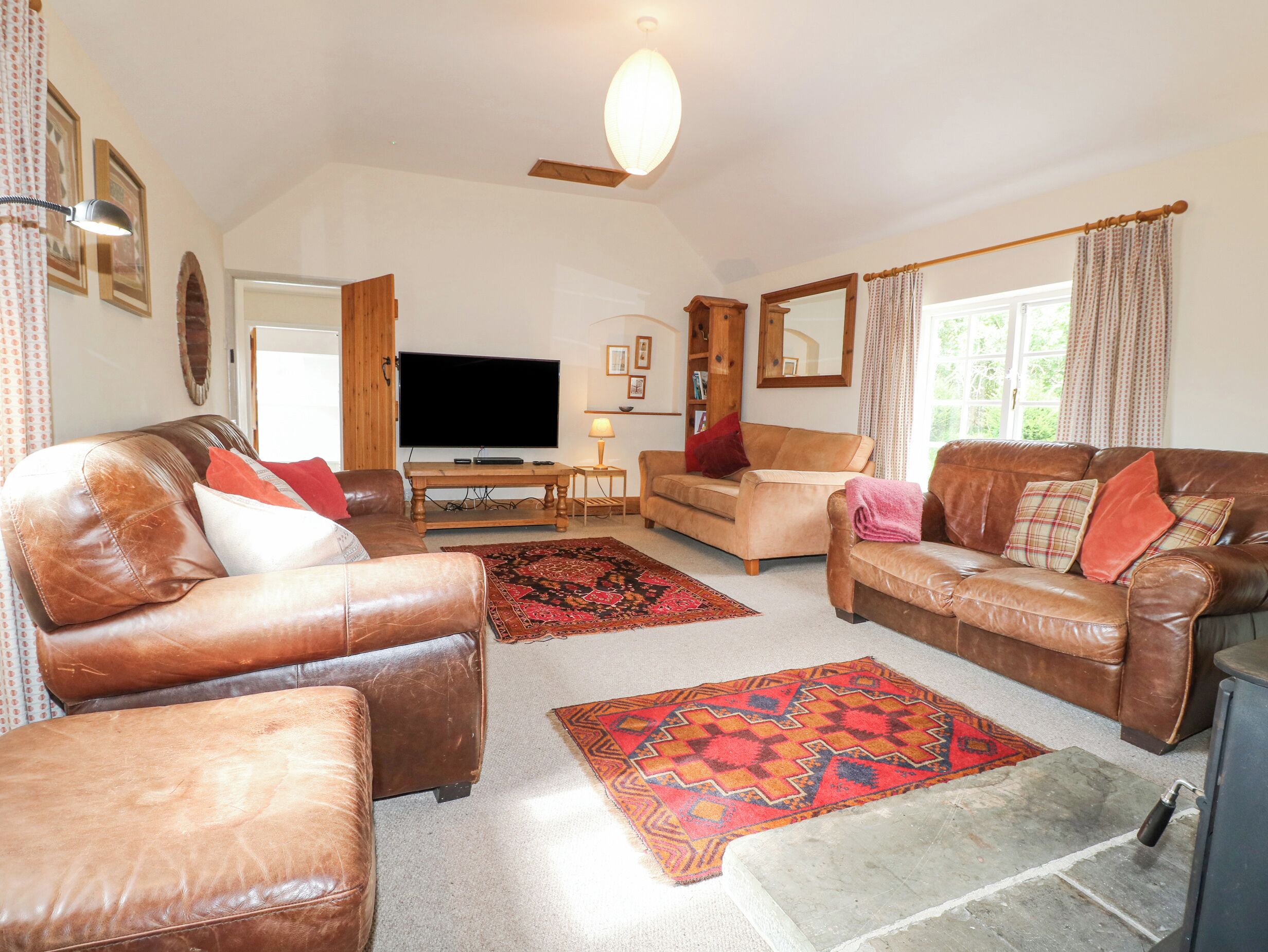 The Old Shop, Pet Friendly, Luxury Holiday Cottage In Parwich - Staffordshire