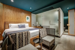 Deluxe King Room - No Window | Minibar, cofre no quarto, secretária, cortinas/cortinados opacos