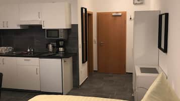 Quarto Individual Empresarial | Cofre no quarto, secretária, Wi-fi grátis, roupa de cama fornecida