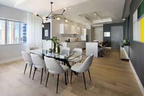 Penthouse, 3 quartos | Refeições no quarto