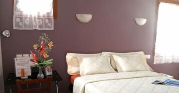 Cofre no quarto, secretária, quartos insonorizados 