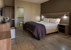 Suíte clássica | 1 quarto, cofres nos quartos, Wi-Fi de cortesia, roupa de cama