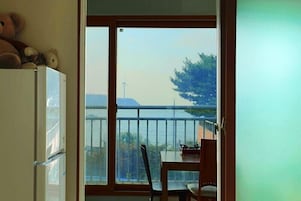 Quarto casal (B) | Vista do quarto