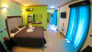 Quarto Comfort, terraço | Cofre no quarto, secretária, Wi-fi grátis, roupa de cama fornecida