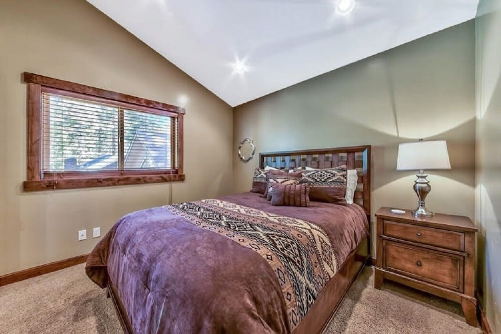 Lv12 Luxury Villa With Hot Tub, Close To Skiing - Zephyr Cove, NV