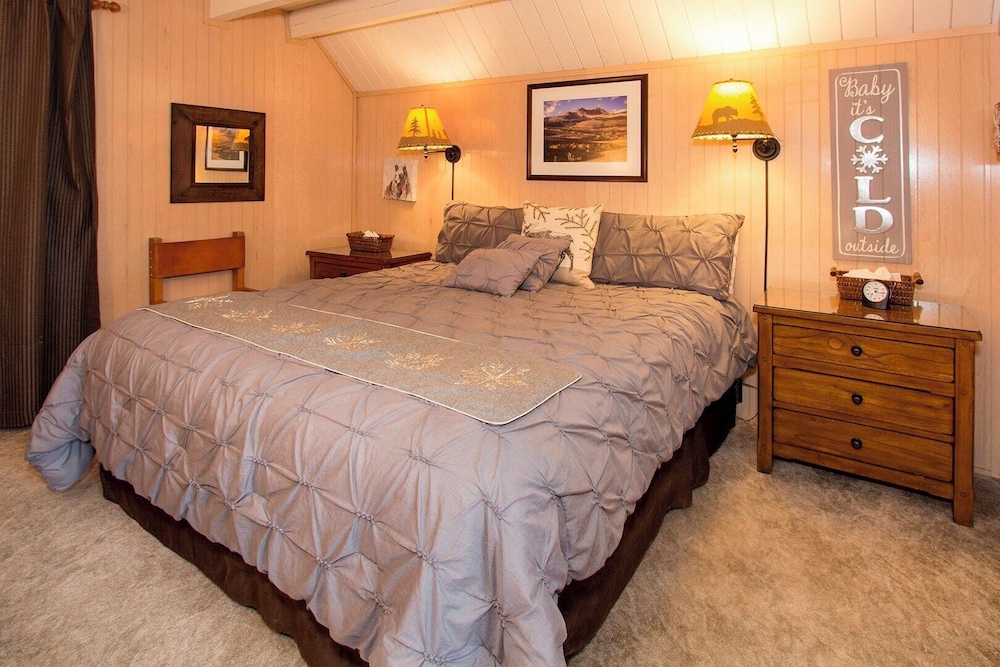Chalet #15, Charming Ski In/ Ski Out Steps To The - Mammoth Mountain, CA