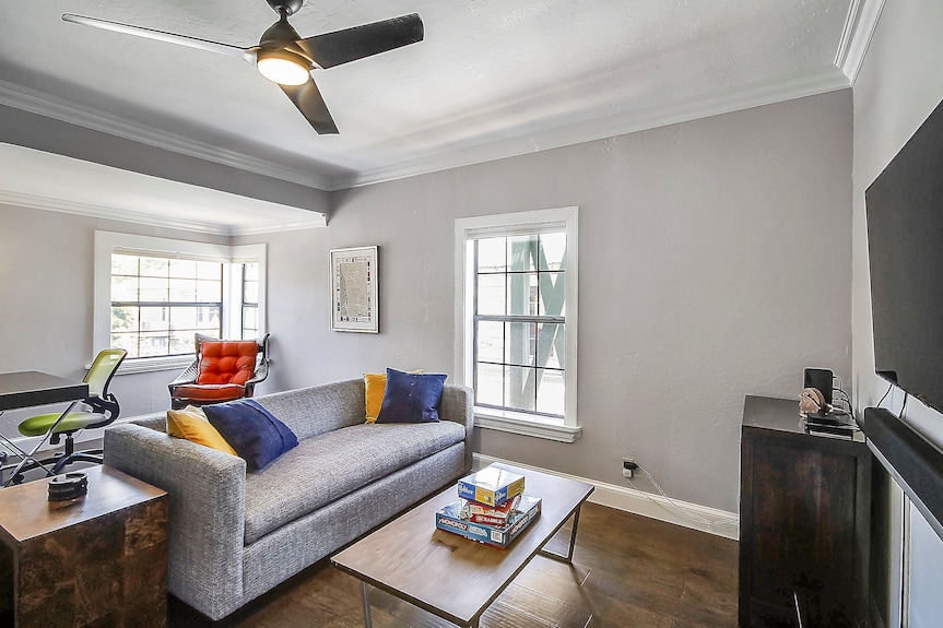 Remodeled Victorian Cottage, Pool And Hot Tub, In Town - Johnsons Beach, Guerneville