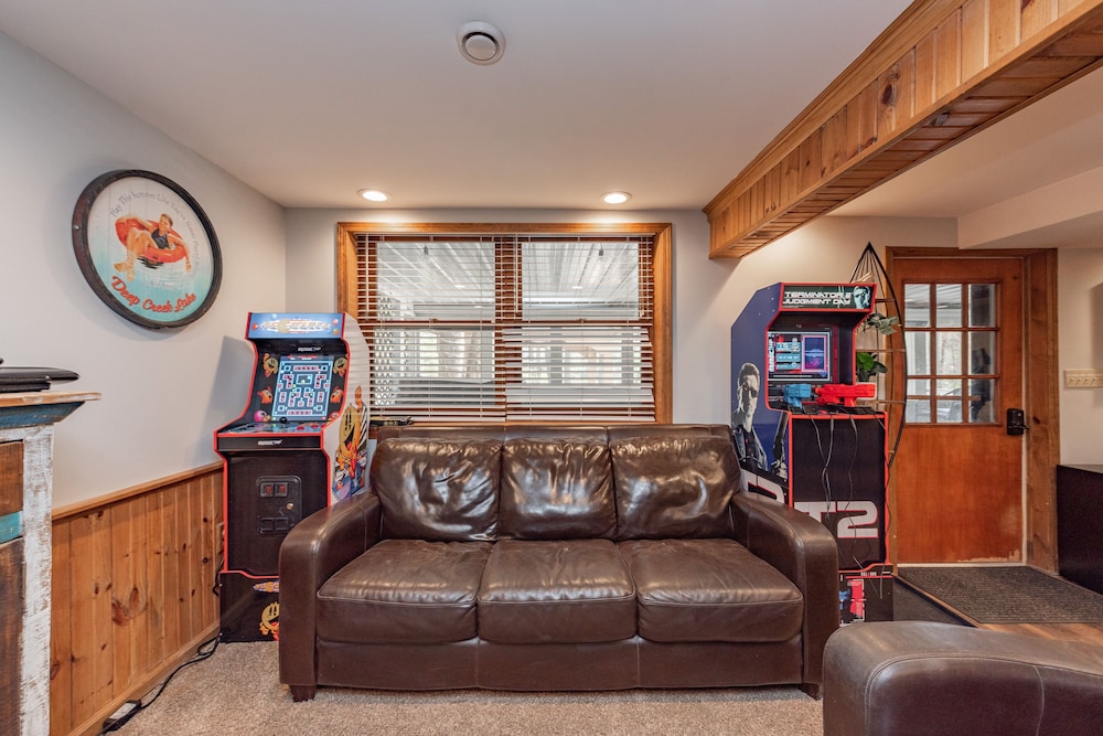 Rustic Lake Getaway Just Steps To Wisp & Fun - Deep Creek Lake, MD