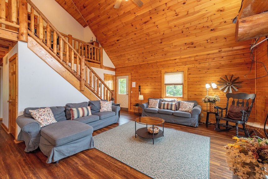 Family-friendly Cabin W/ Fire Pit & Hot Tub Fun - Park stanowy Deep Creek Lake
