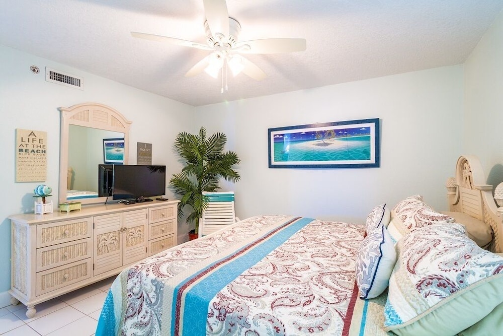 P41 - Beach Front Condo Avec 2 Chambres, 2 Salles De Bain, Piscine Et Courts De Tennis! - Marathon, FL