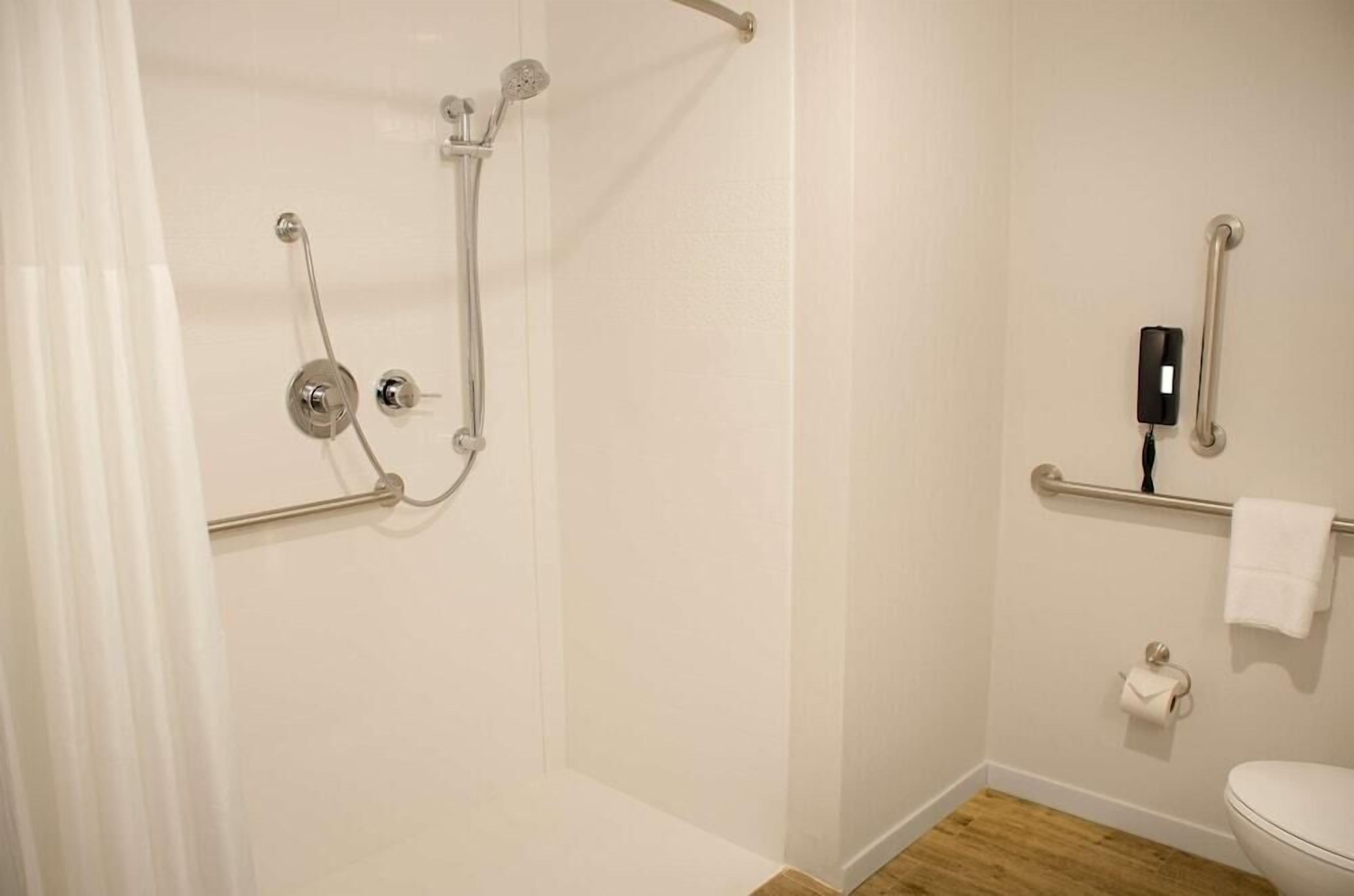 Casa de banho | Artigos de higiene pessoal grátis, um secador de cabelo 