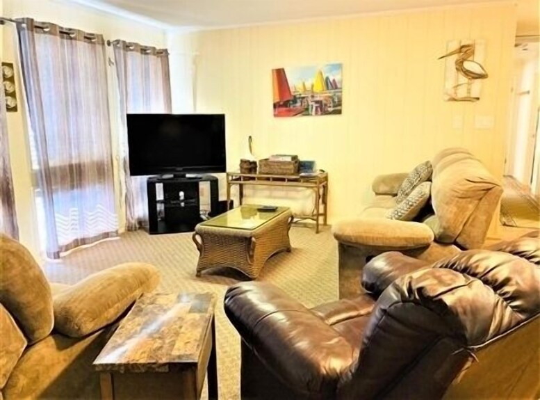 Three Bedroom, Two Bath. Off Water Home. Short Distance To Public Pier. - Port Mansfield, TX