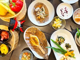 Café da manhã com buffet todos os dias mediante uma taxa