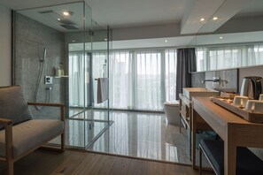 Quarto Duplo | Roupa de alta qualidade, edredões de penas, secretária