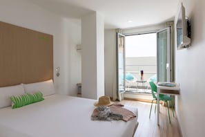 Minibar, cofre no quarto, secretária, quartos insonorizados 