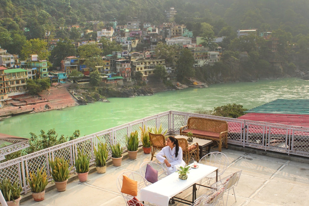 Hotel Ishan A Riverside Retreat - Rishikesh