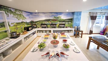 Pequeno-almoço tipo buffet diário incluído
