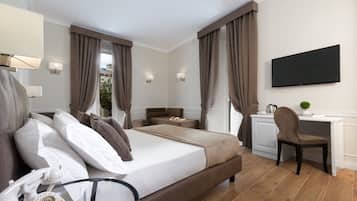 Quarto Duplo Deluxe, Vista para a cidade | Minibar, cofre no quarto, secretária