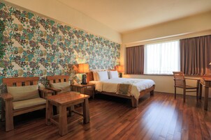 Quarto casal standard | Escrivaninha, cortinas blackout, Wi-Fi de cortesia