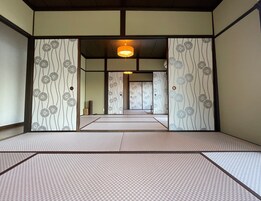 3 quartos, cortinas/cortinados opacos, ferro/tábua de engomar 