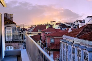 Loft premium, sacada | Roupas de cama premium, edredons de pluma, frigobar, cofres nos quartos