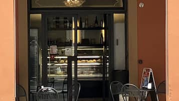 Pequeno-almoço preparado no momento diário (7 EUR por pessoa)