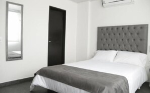 Quarto Duplo Superior, 1 cama de casal | Wi-fi grátis 