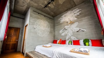 Quarto quádruplo galeria, 2 camas de casal | 1 quarto, cortinas blackout, Wi-Fi de cortesia, roupa de cama