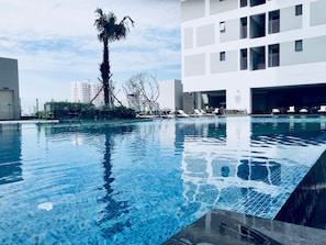 Piscina exterior, uma piscina no terraço